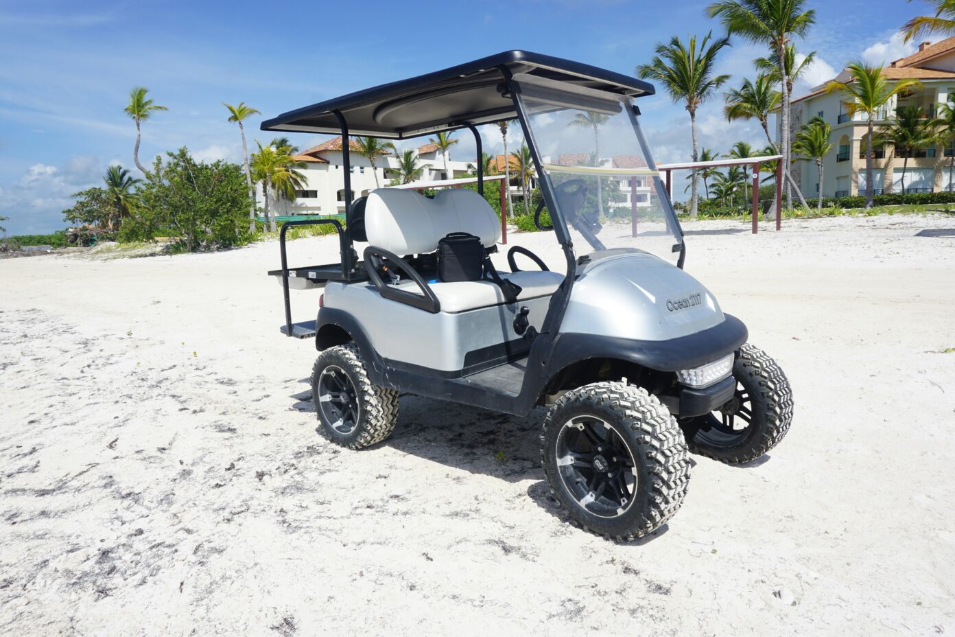 The Ultimate Guide to Customizing Your Golf Cart for Luxury and Performance
