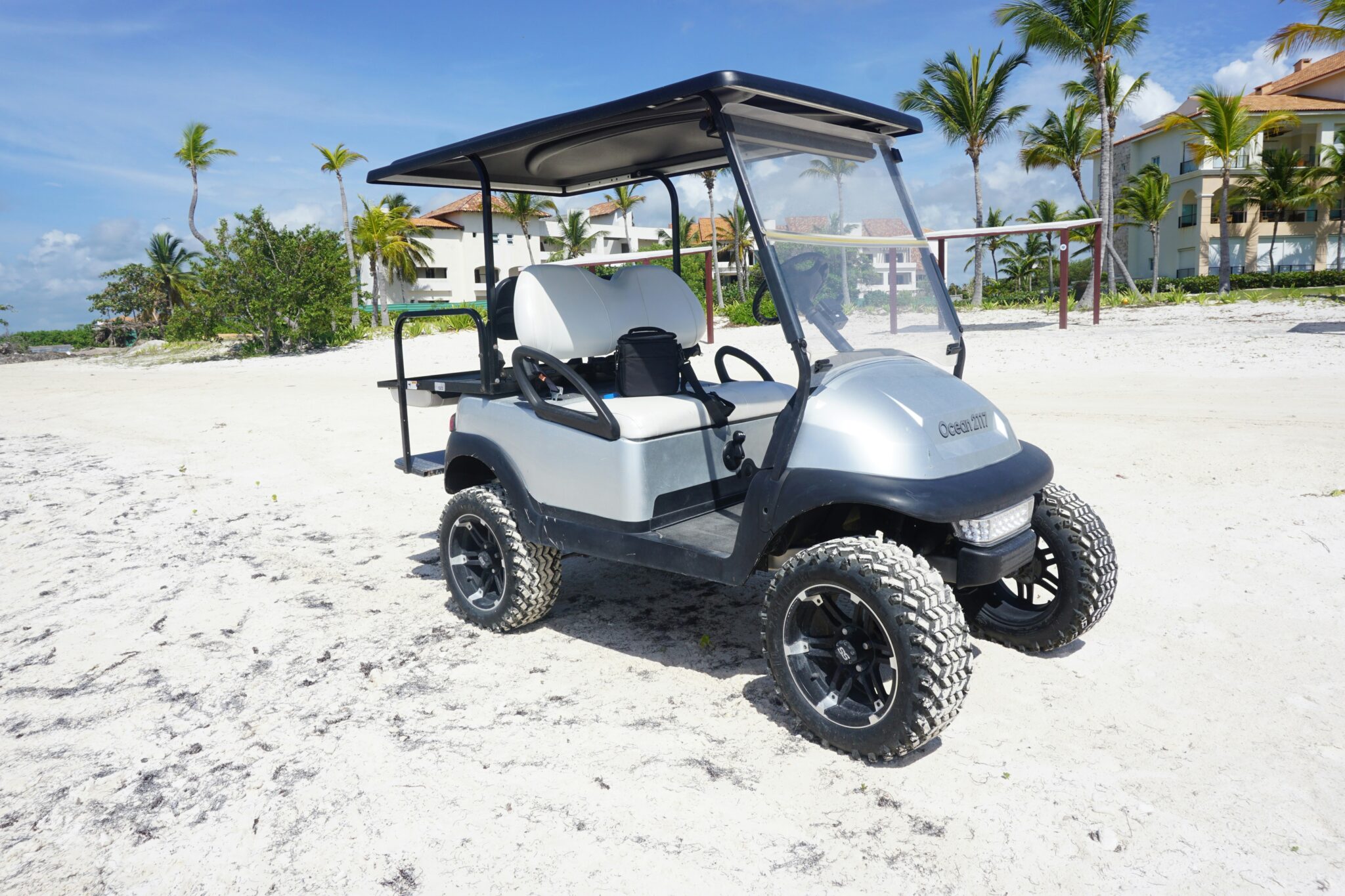 The Ultimate Guide to Customizing Your Golf Cart for Luxury and Performance